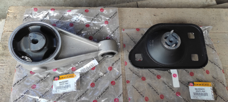 Замена подушек двигателя — Daewoo Nubira I, 2 л, 1998 года | своими ...