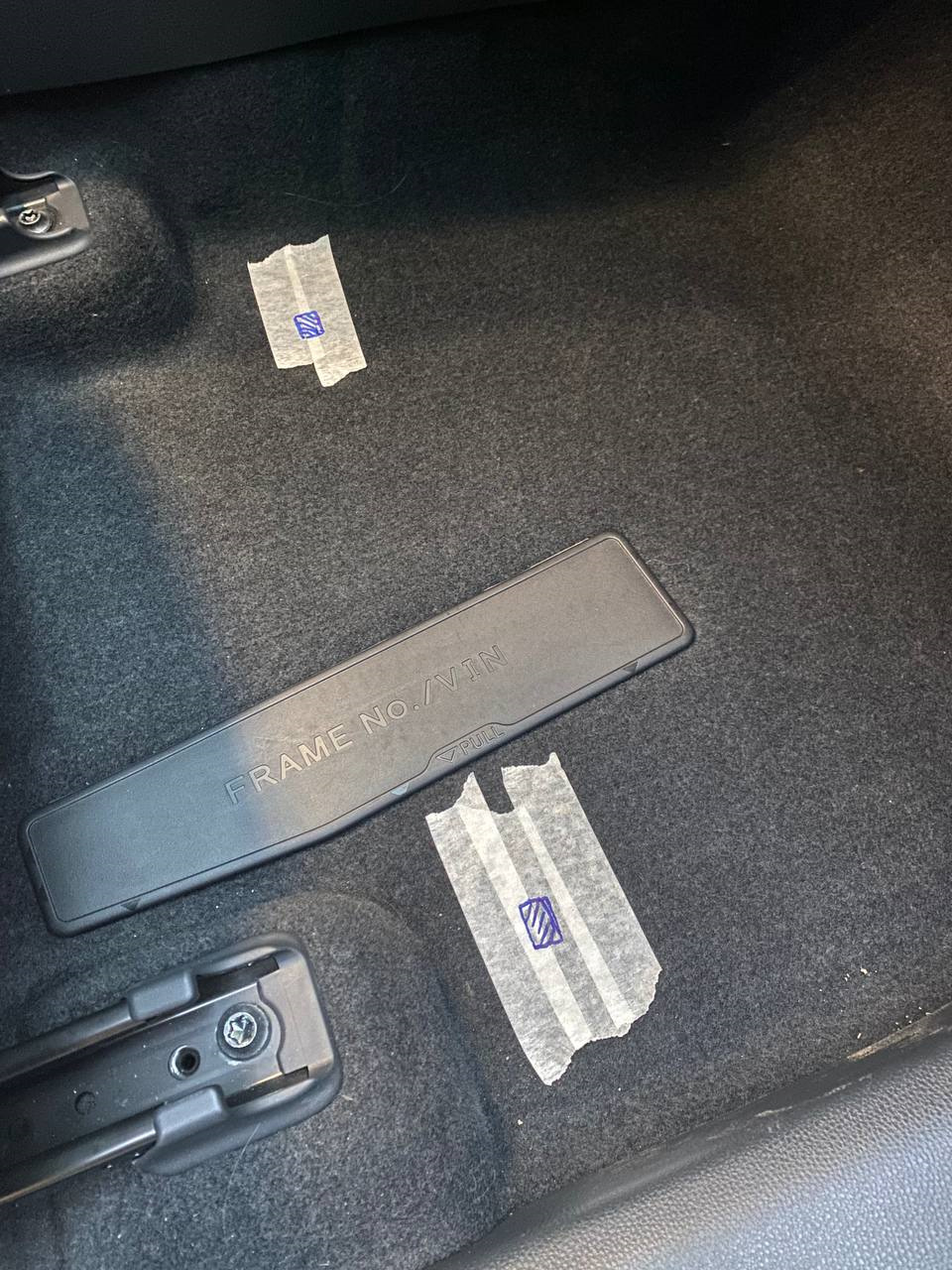 Текстильные коврики и дополнительные крепления. — Toyota RAV4 (5G), 2,5 ...