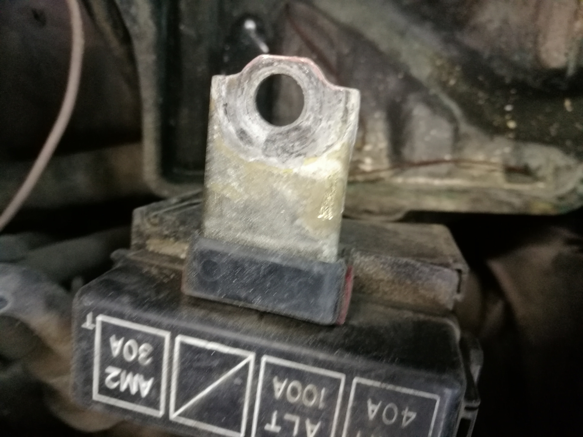 Замена акб, клемм и контрактный моторчик омывайки — Toyota Crown (S140 ...