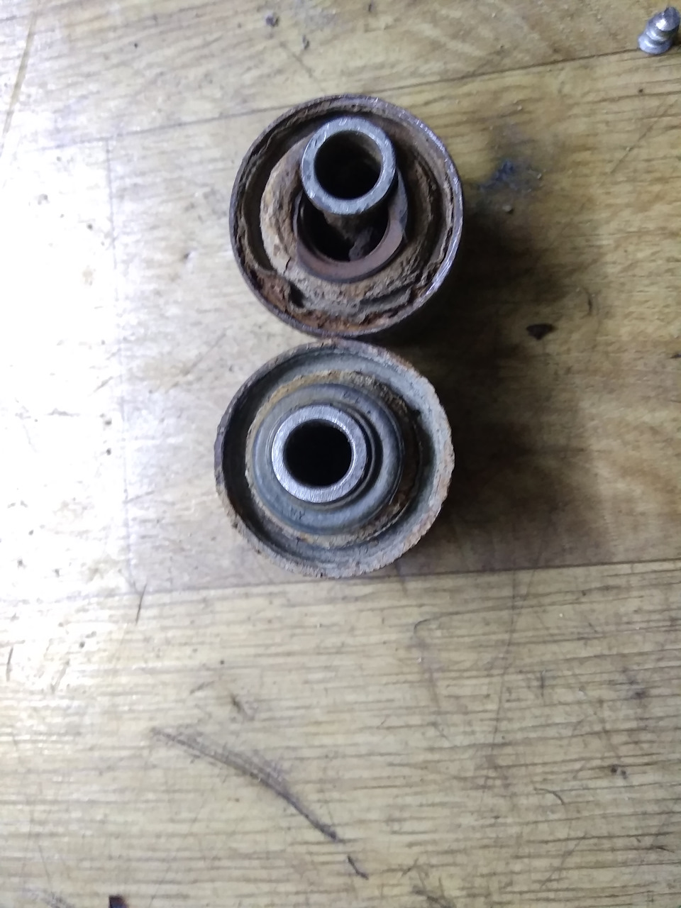 Замена сайлент-блоков заднего верхнего рычага. — Hyundai Sonata IV (EF ...