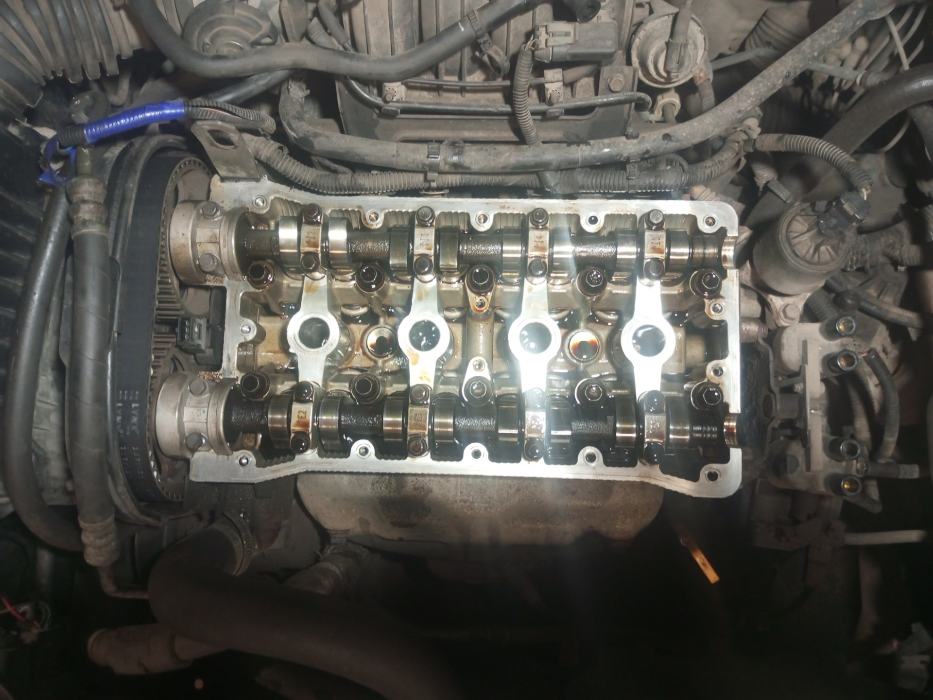 Замена прокладки клапанной крышки — Chevrolet Lacetti 5D, 1,4 л, 2008 ...