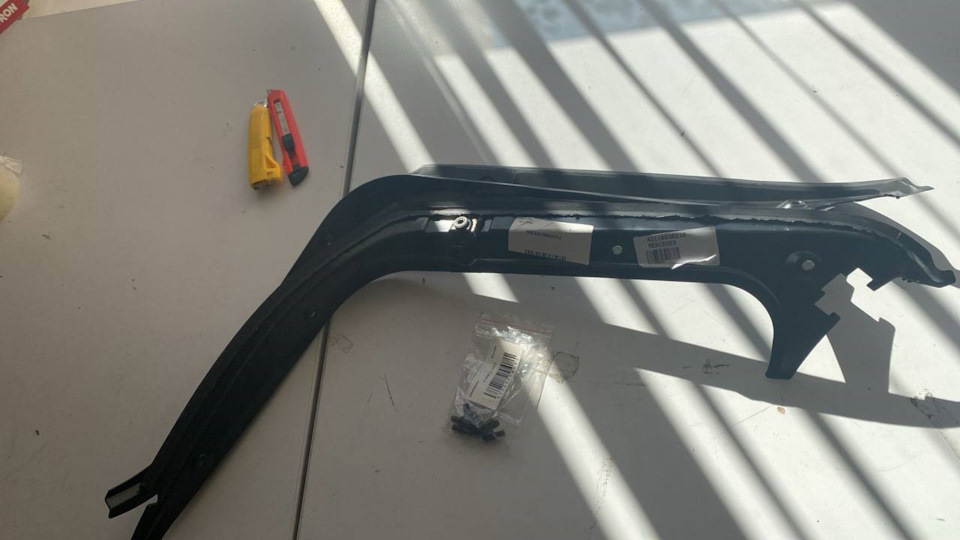 Накладки водостока и уплотнители задних фонарей — Mercedes-Benz E-Class ...