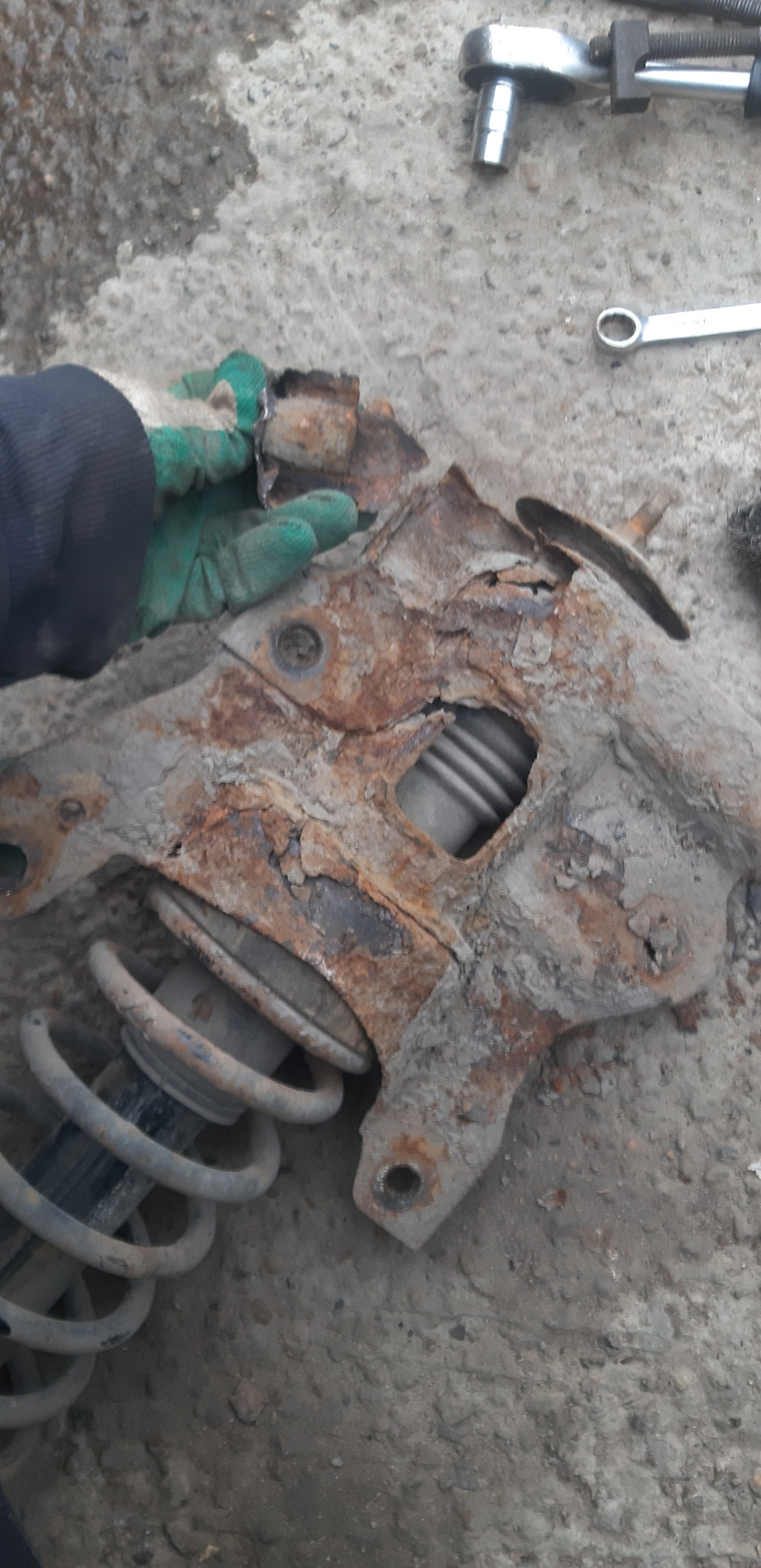 Куплю кронштейны задних стоек — Hyundai Sonata IV (EF), 2 л, 2004 года ...