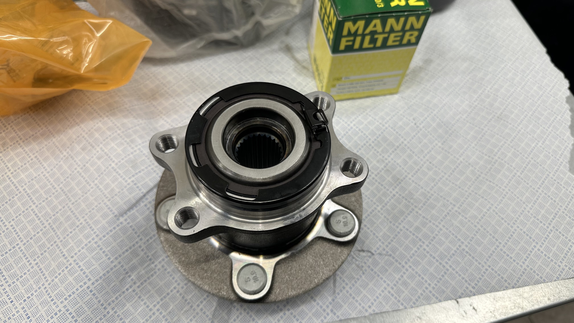 Левая задняя ступица. 4 замена. — Mitsubishi Outlander (3G), 2 л, 2015 ...