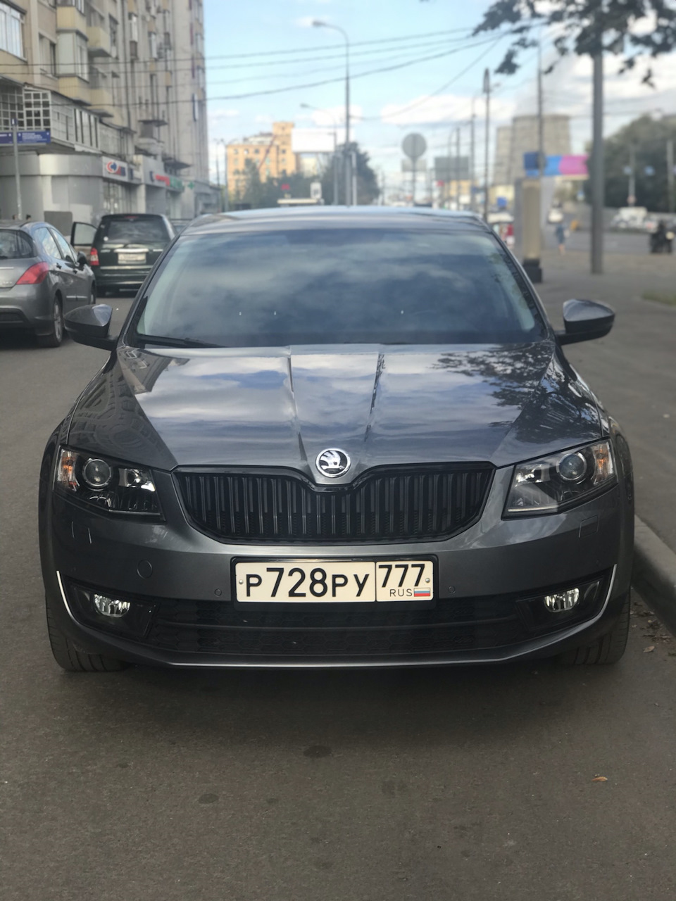 Молдинг решетки радиатора давай до свидания 👋 — Skoda Octavia A7 Mk3, 1,8 л, 2016 года ...