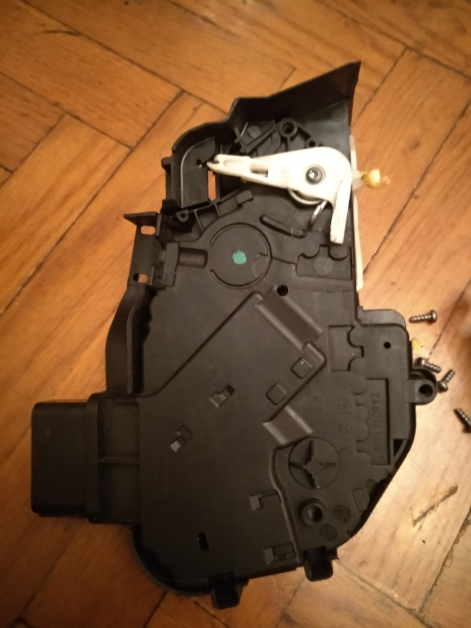 Ремонт замка двери — Volvo XC70 III, 2,4 л, 2014 года | своими руками ...