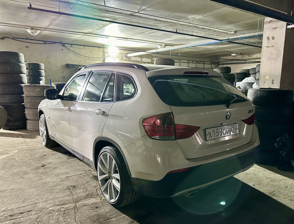 BMW e84 проставки и сток цвет дисков — BMW X1 (E84), 2 л, 2012 года | шины | DRIVE2