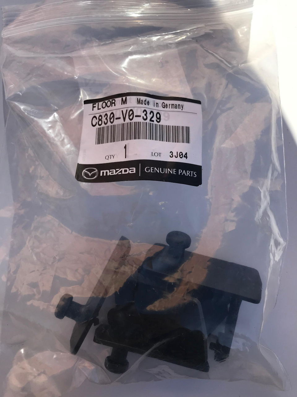 Клипсы крепления ковриков — Mazda 3 (2G) BL, 1,6 л, 2013 года ...