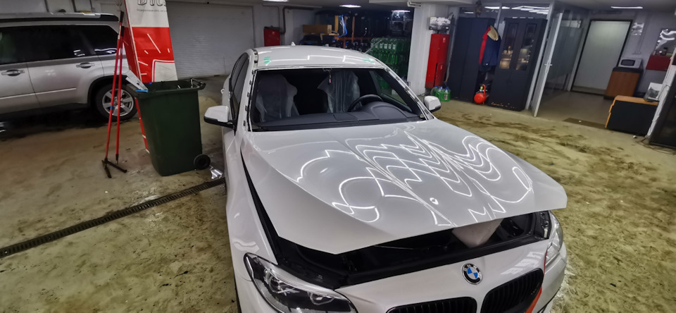 Замена лобового стекла, ежегодный уход за кузовом. — BMW 5 series (F10 ...