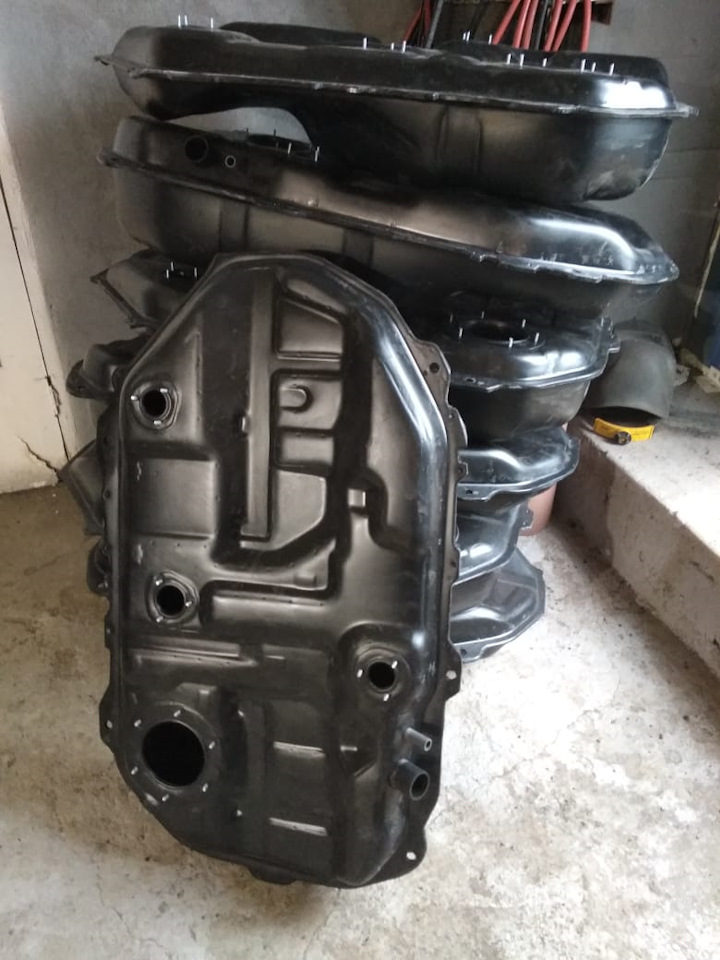 MN106272 FUEL TANK БАК ТОПЛИВНЫЙ Mitsubishi | Запчасти на DRIVE2