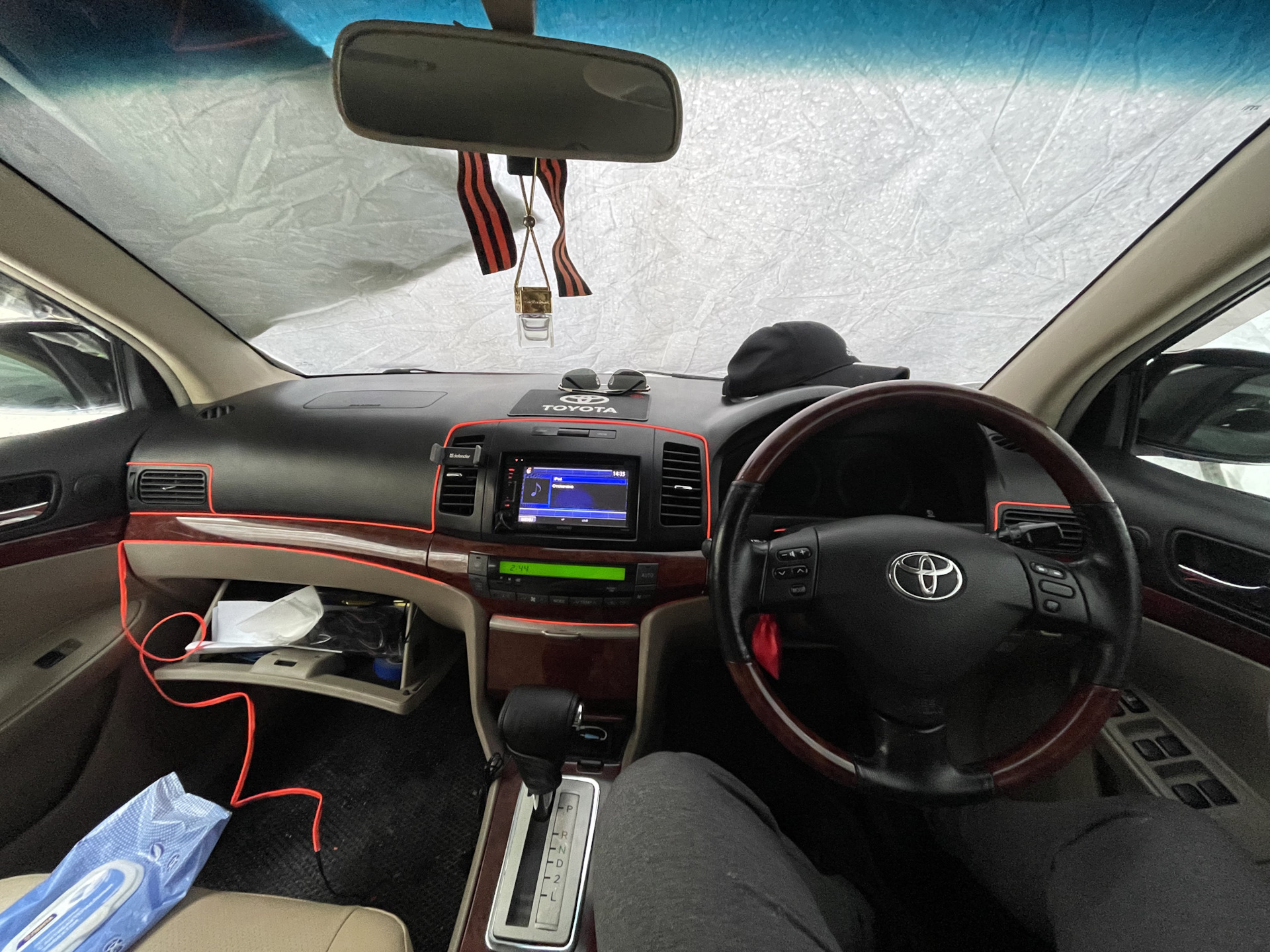 Неоновую ленту мне в торпеду — Toyota Premio (T240), 1,8 л, 2002 года ...
