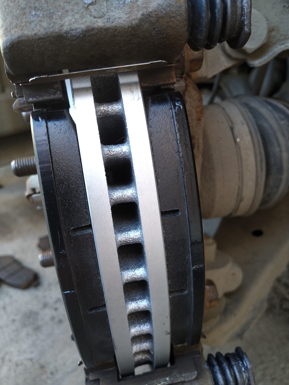 Передние тормоза Галант 9 — Mitsubishi Galant (9G), 2,4 л, 2008 года ...