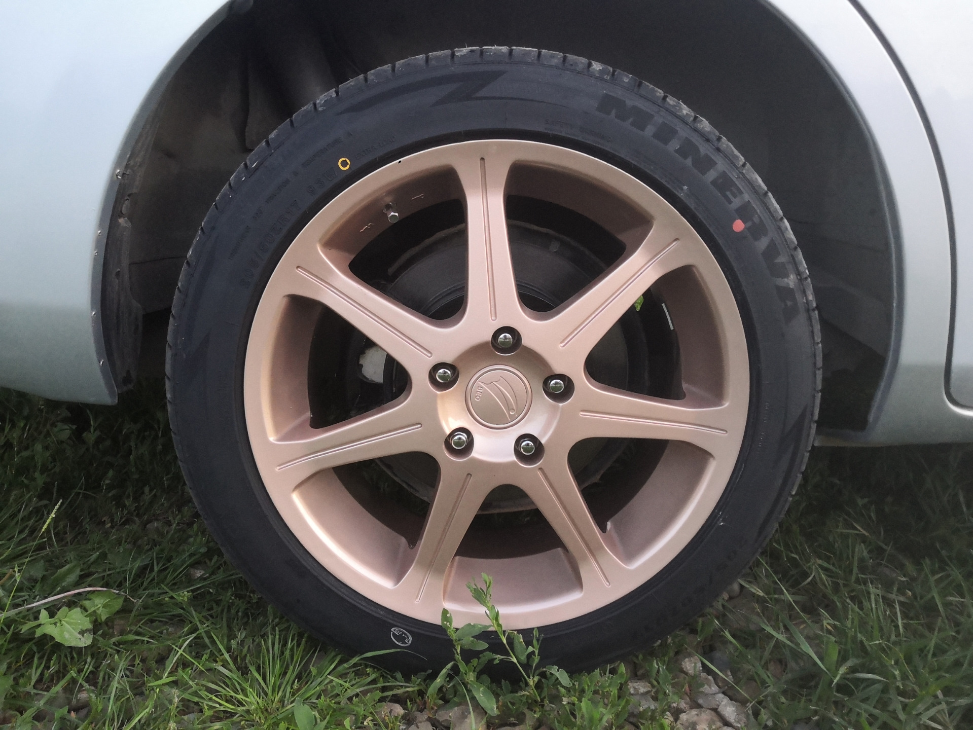 Резина Minerva — Toyota Isis, 1,8 л, 2005 года | шины | DRIVE2