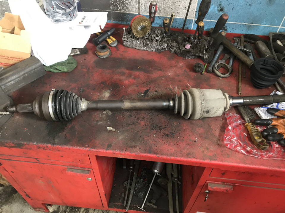 #21 Замена пыльников переднего привода — Mitsubishi Outlander XL, 3 л ...