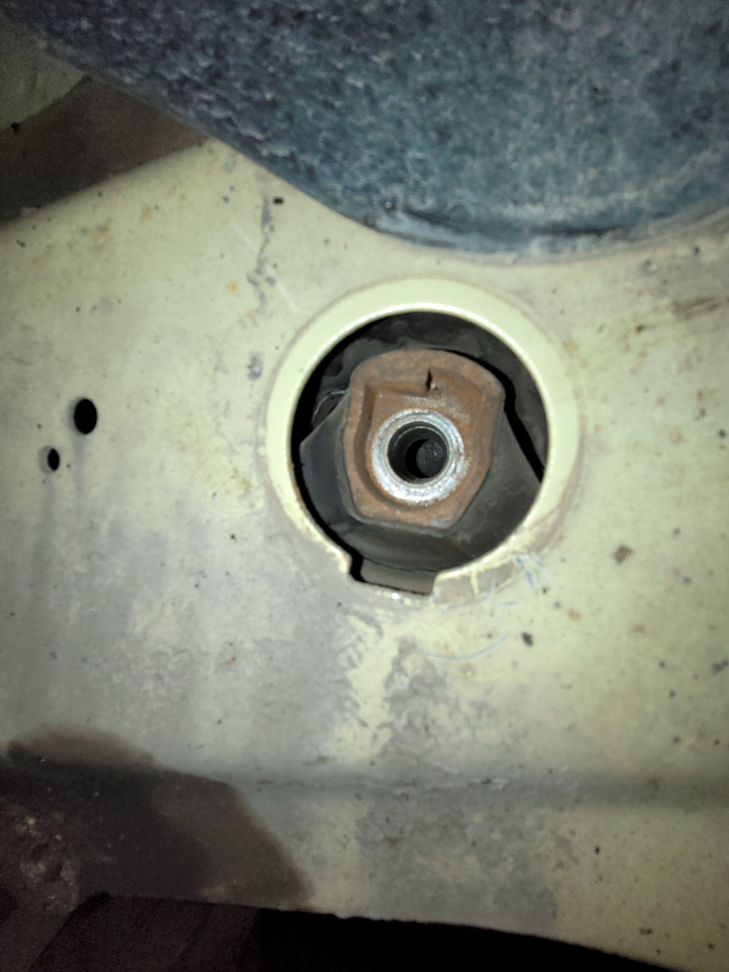 72. Опоры двигателя и опора КПП — Chrysler PT Cruiser, 1,6 л, 2007 года ...