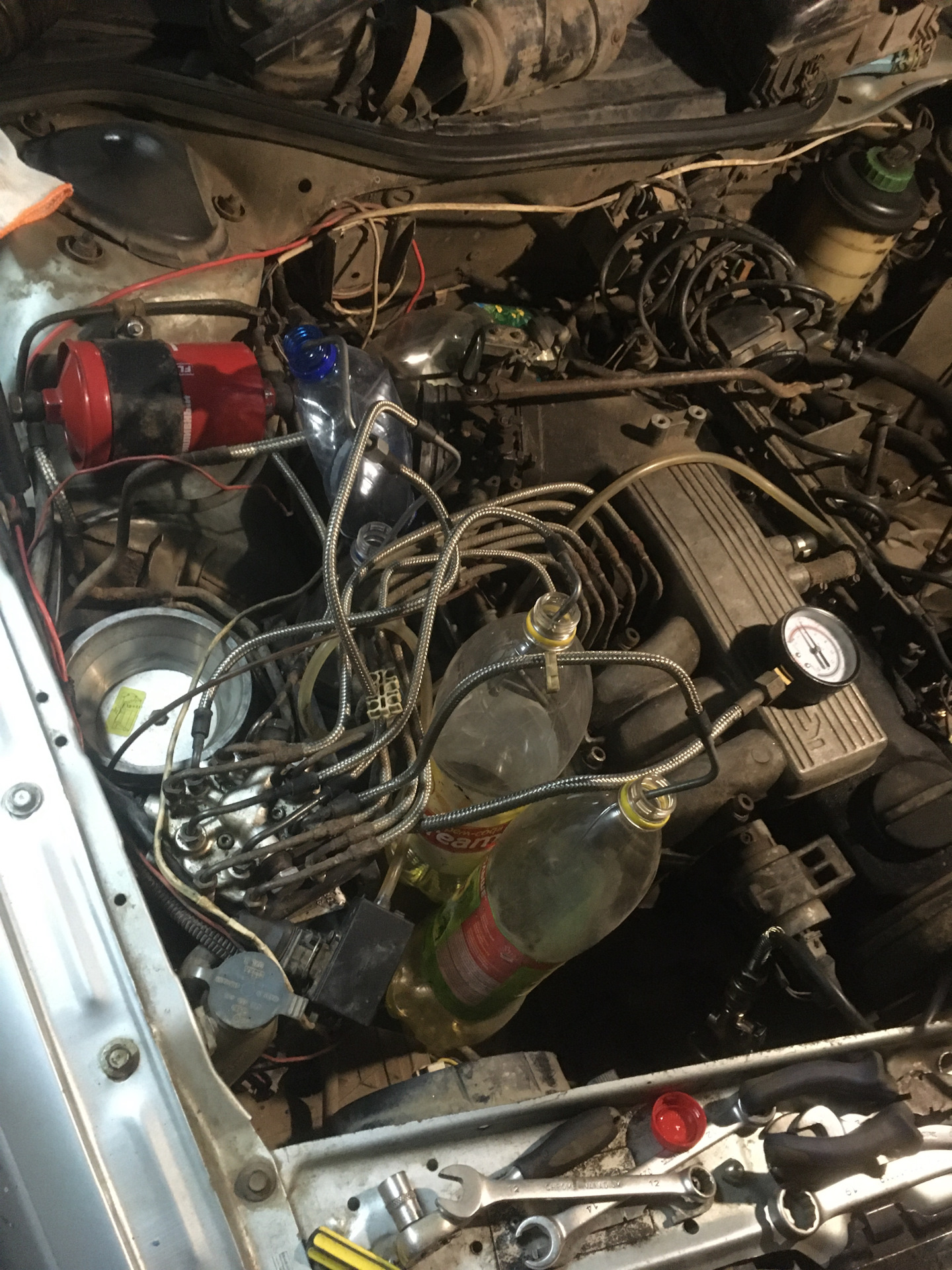 Чистка дозатора KE-Jetronic — Audi 100 (C3), 2,3 л, 1989 года | своими ...