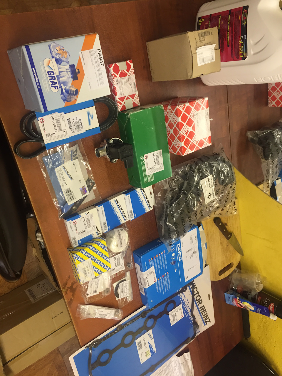 Замена натяжителя навесного, обслуживание генератора, заглушки в днище ...