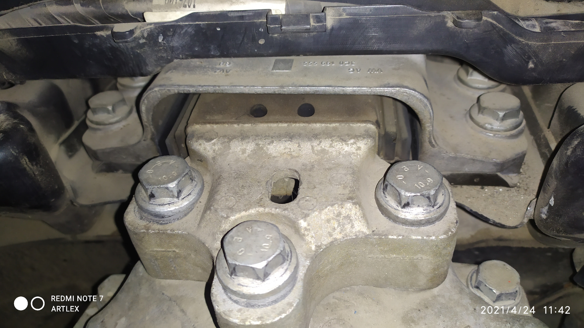 21: Вибрация — двух массовый маховик, Комплект ГРМ с Помпой и левая ...