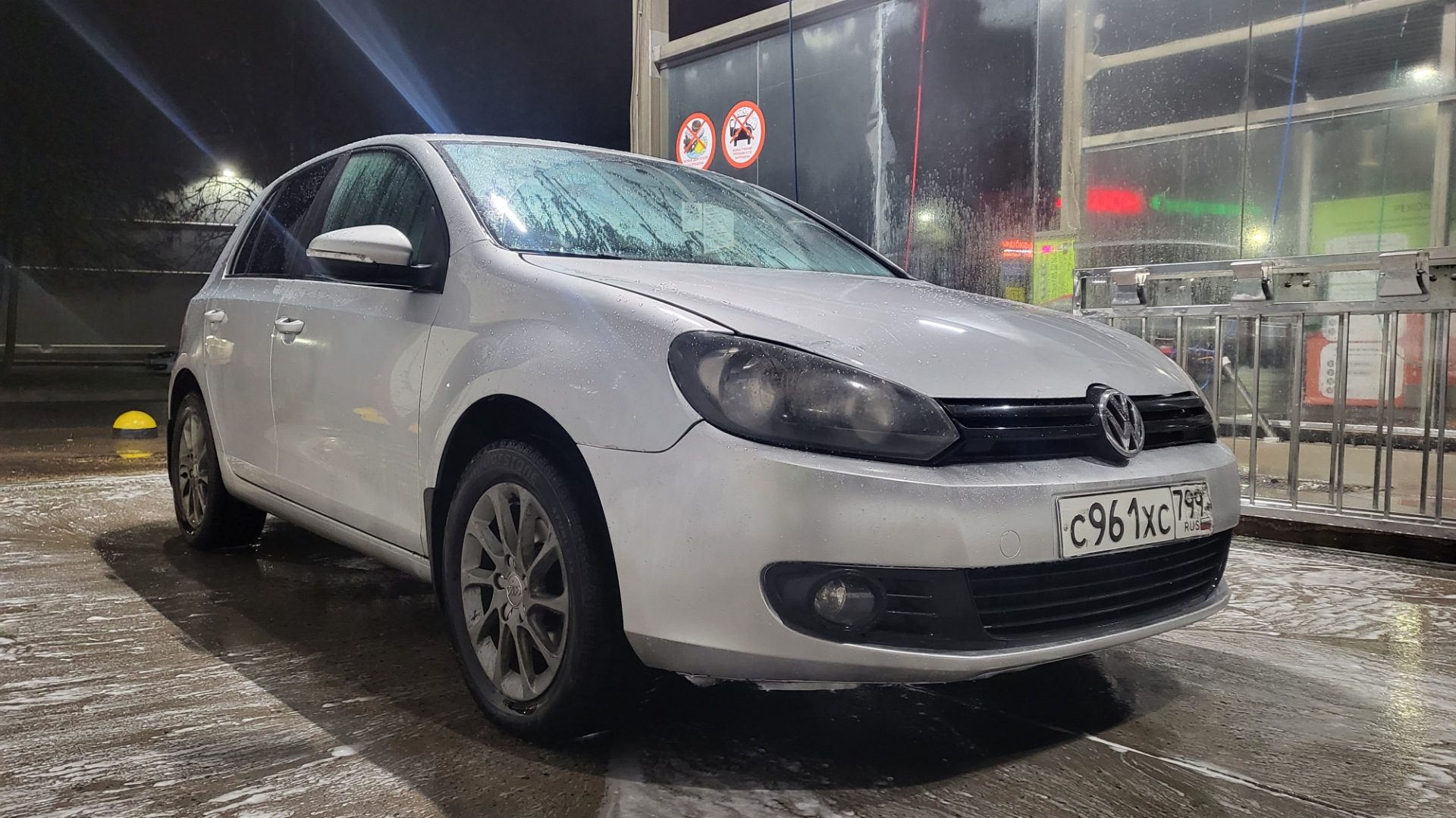 Фото — Volkswagen Golf Mk6, 1,6 л, 2009 года | фотография | DRIVE2