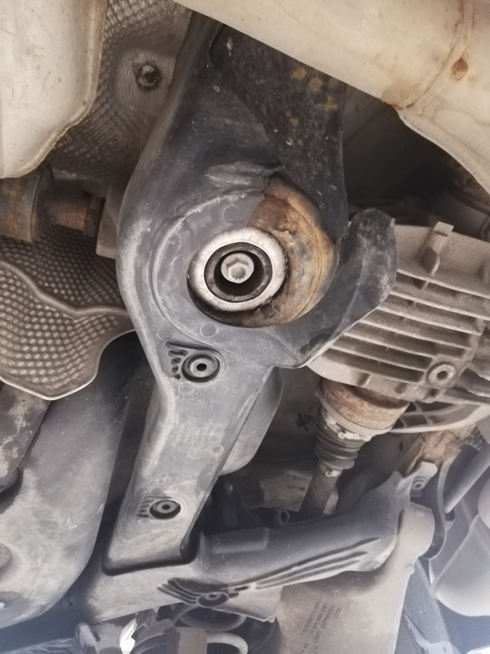 8. ТО 80 — Audi Q5 (1G), 2 л., 2014 года | плановое ТО | DRIVE2