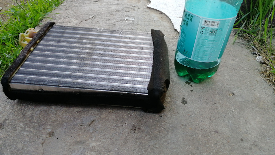 Замена радиатора печки. — Volvo XC90 (1G), 2,5 л, 2007 года | своими ...