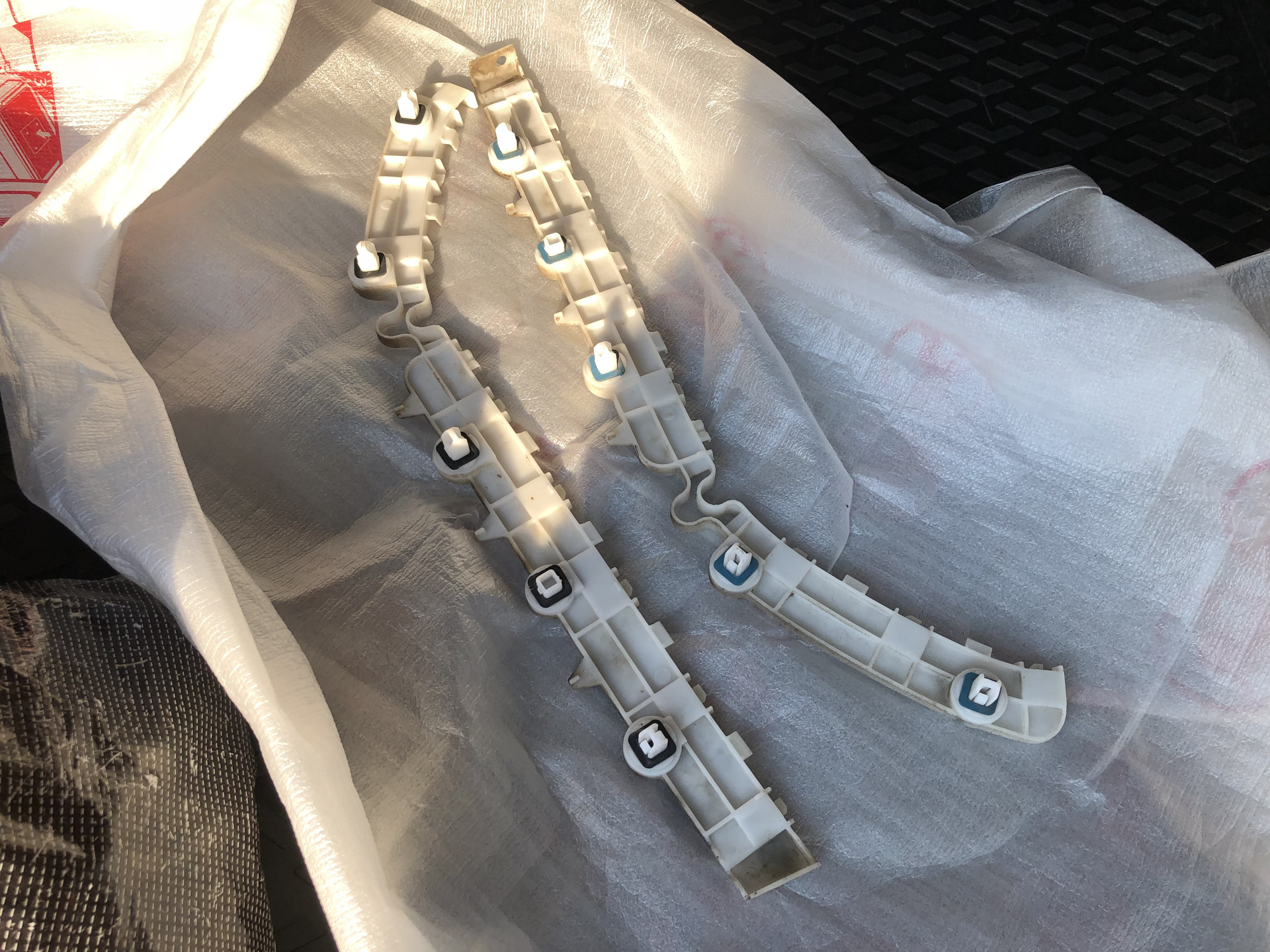 Обновил задний бампер. — Mitsubishi Outlander (3G), 2 л, 2015 года ...