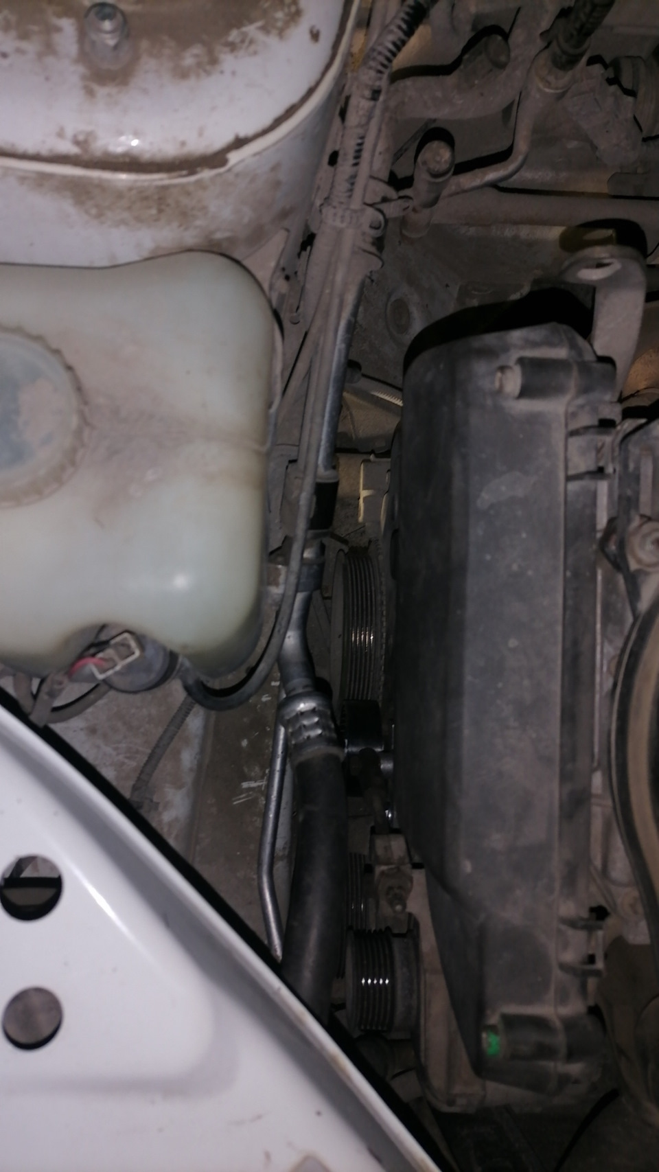 Замена приводного ремня, кронштейна и ролика — Lada Калина 2 хэтчбек, 1 ...