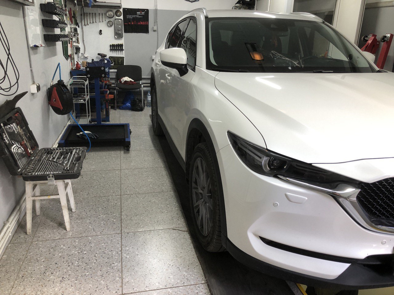 Передние тормозные колодки — Mazda CX-5 (2G), 2,5 л, 2019 года | визит на сервис | DRIVE2