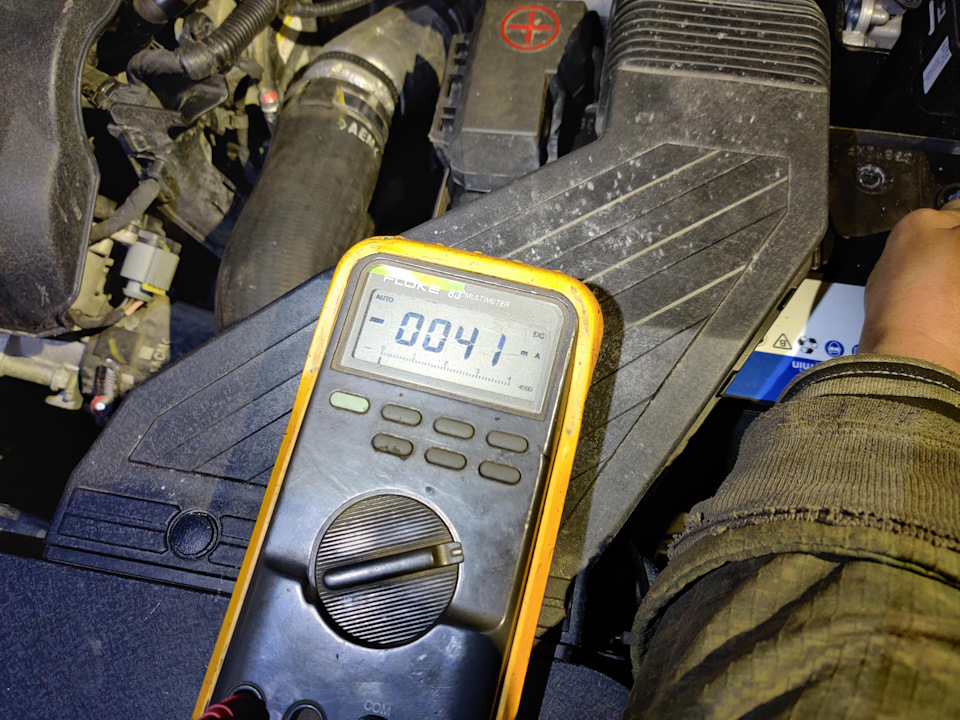 Утечка тока найдена. Виновник- замок багажника. — Hyundai Tucson (TL ...