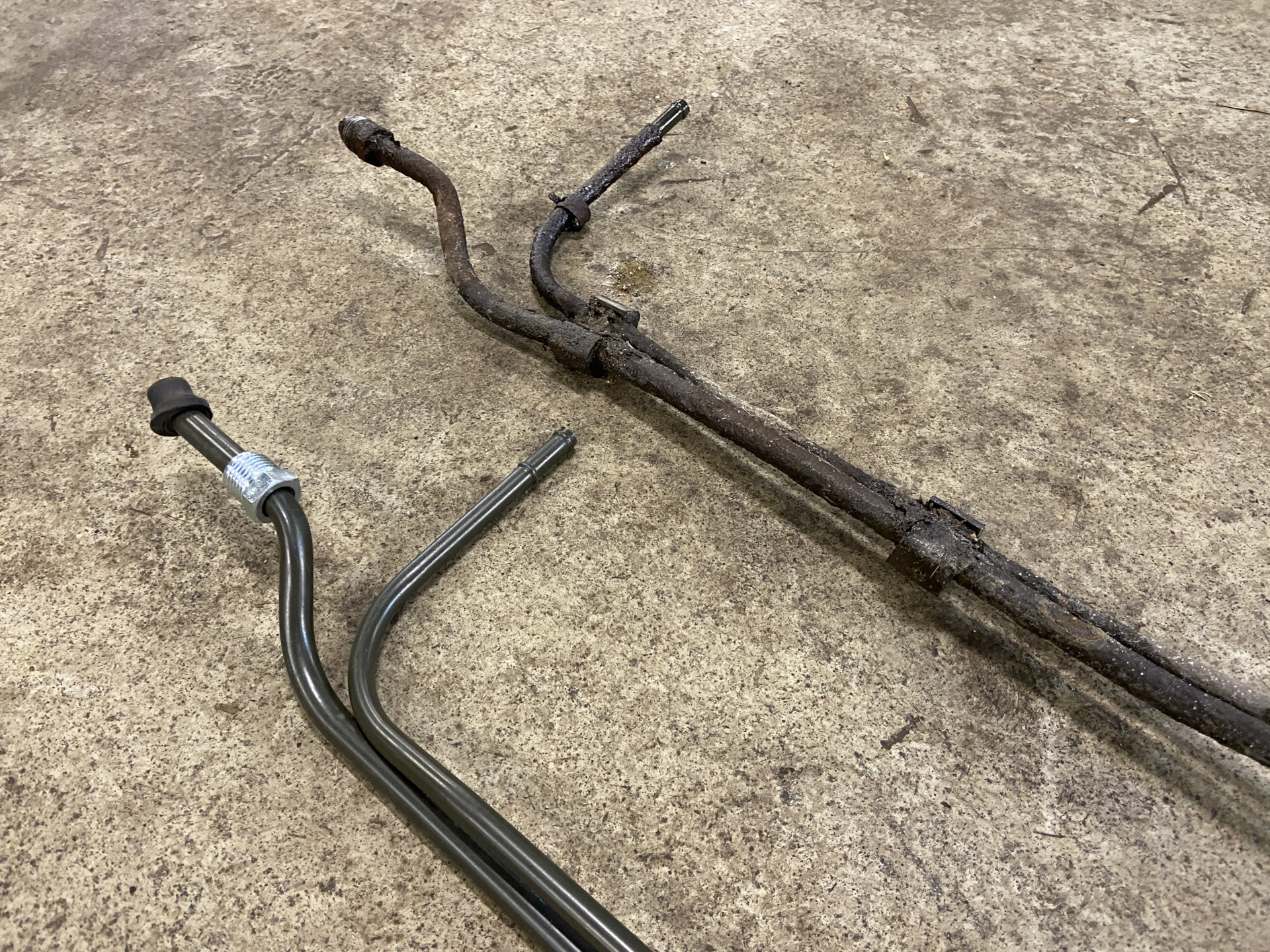 Замена топливных трубок — Daewoo Nexia (N150), 1,5 л, 2010 года | визит ...