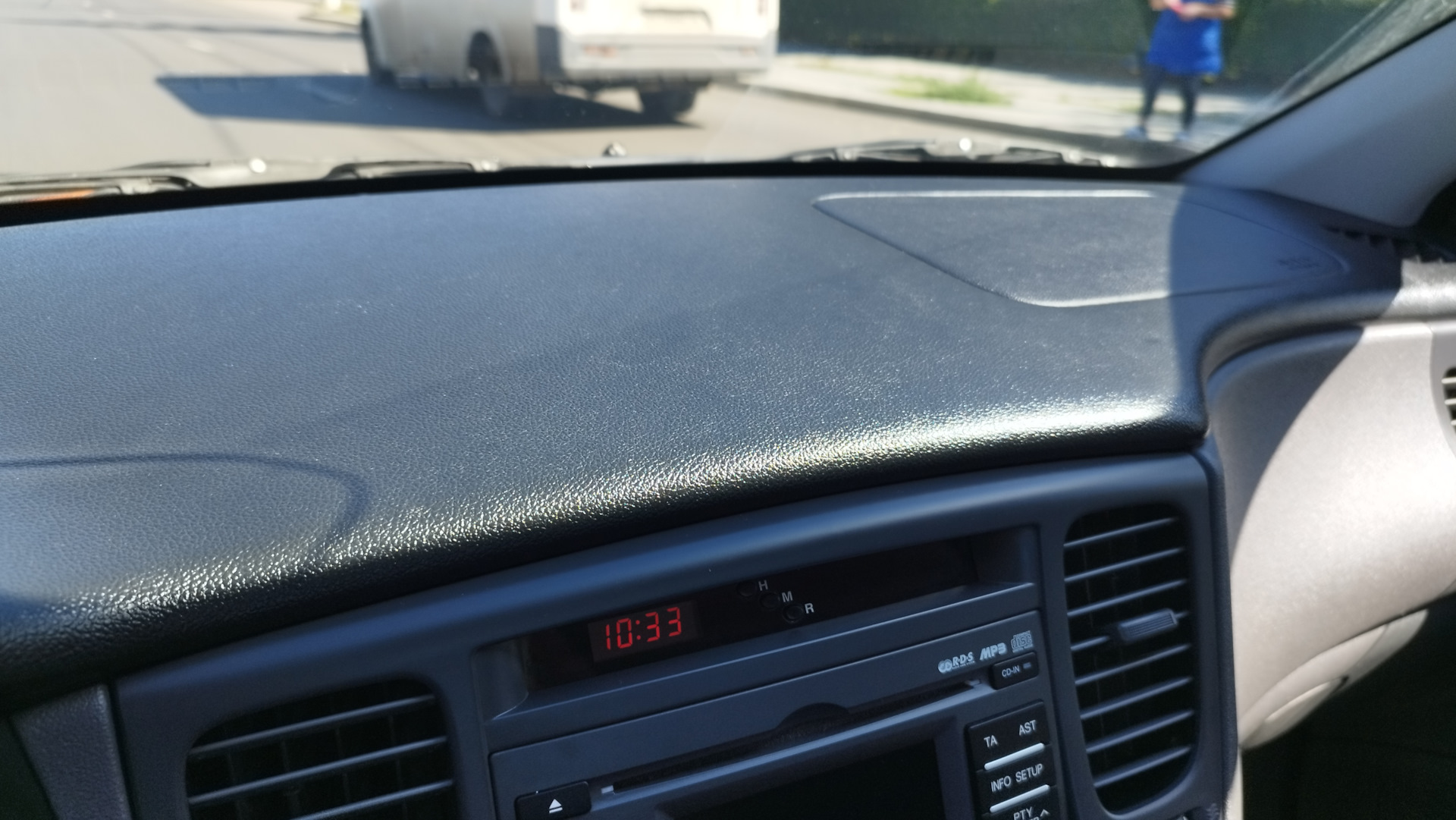 LAVR Полироль приборной панели и пластика 120мл спрей бархатный (LN1425 ...