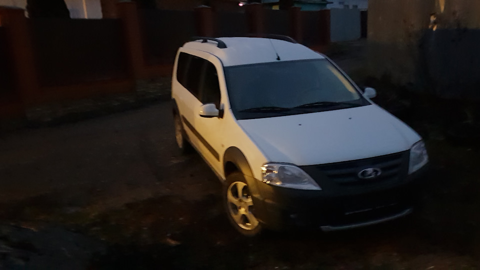 Сиденья БМВ дорохо-хочу Дешевле и с комфортом. — Lada Largus Cross, 1,6 л, 2019 года | тест ...