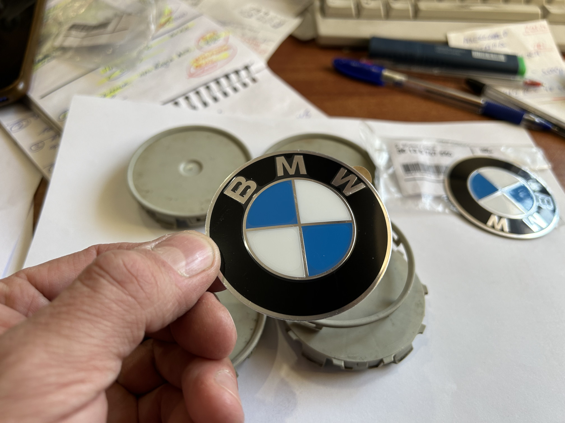 Колпачок в колесный диск — BMW X6 (E71/E72), 3 л, 2011 года | колёсные ...