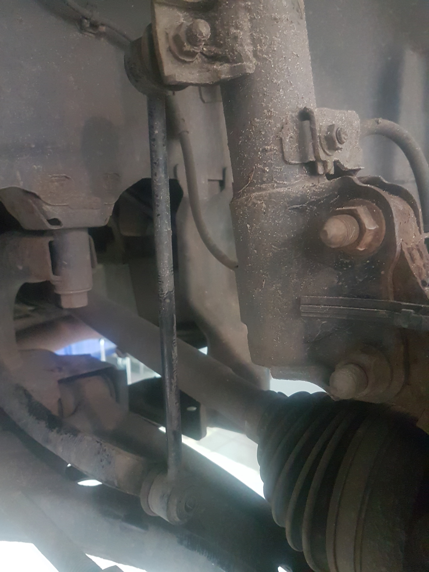 Стойка переднего стабилизатора правая — Mitsubishi Outlander XL, 3 л ...