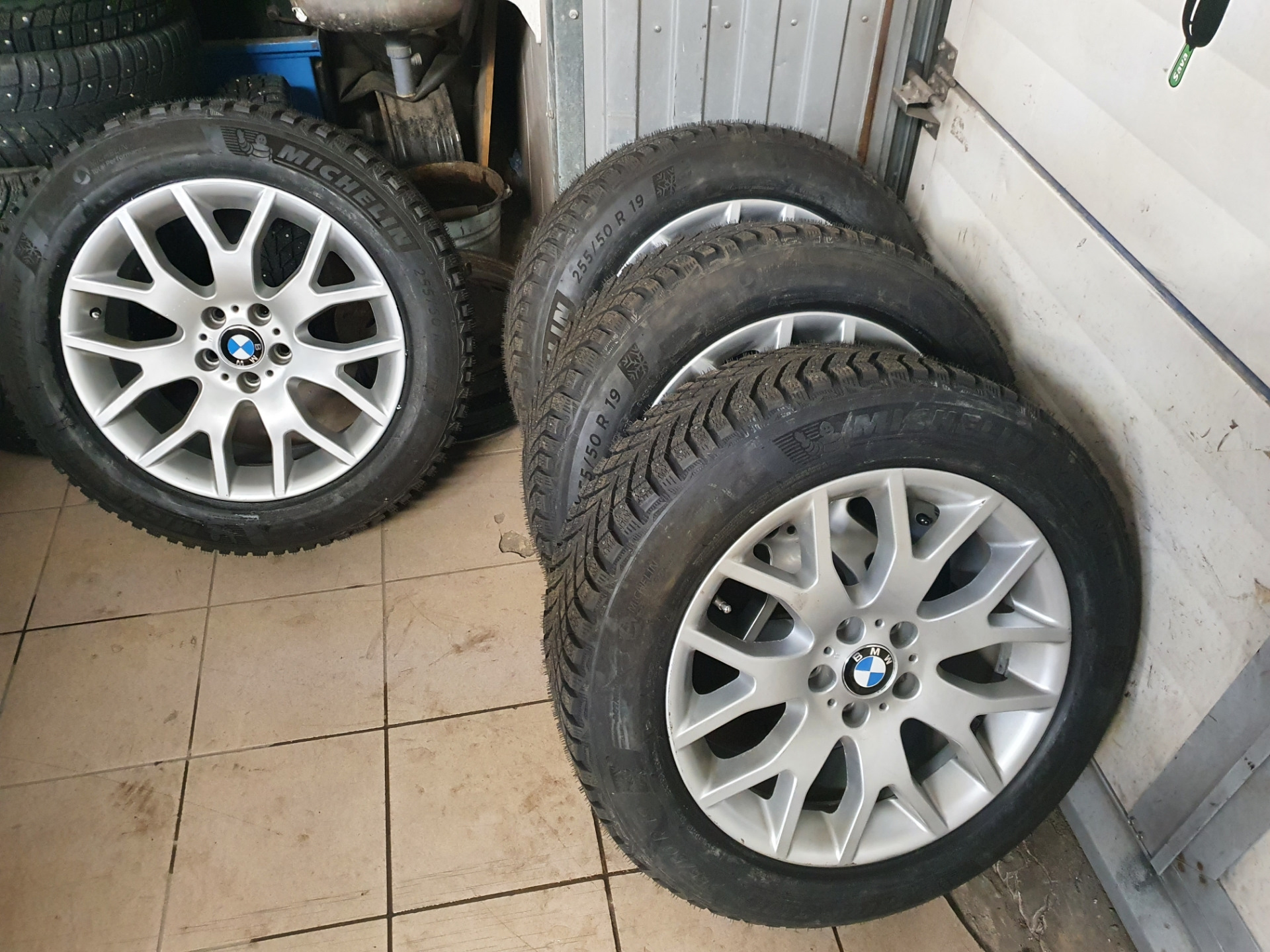 Мохнатые тапки — BMW X5 (E53), 3 л, 2001 года | колёсные диски | DRIVE2