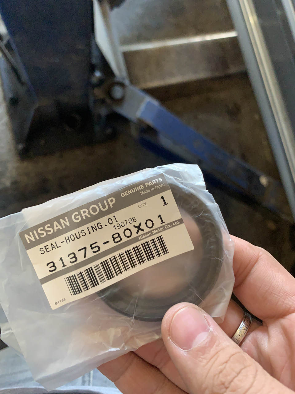 3137580X01 Сальник АКПП NISSAN: Maxima (A32) 1994-2000 NISSAN INFINITI ...