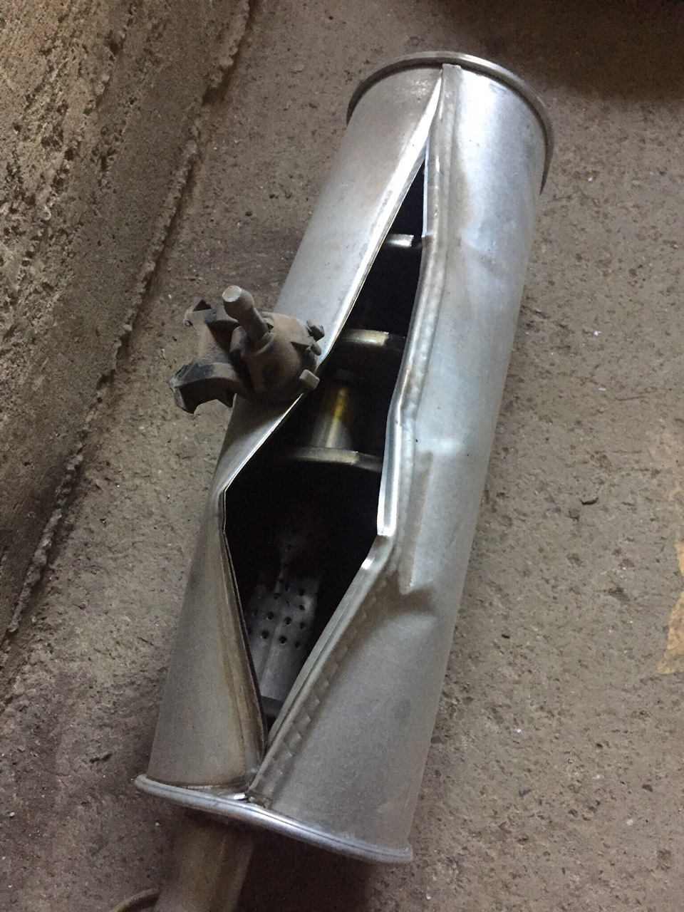 Замена пыльников, опорных подшипников и опор — Honda CR-V (RE), 2,4 л ...