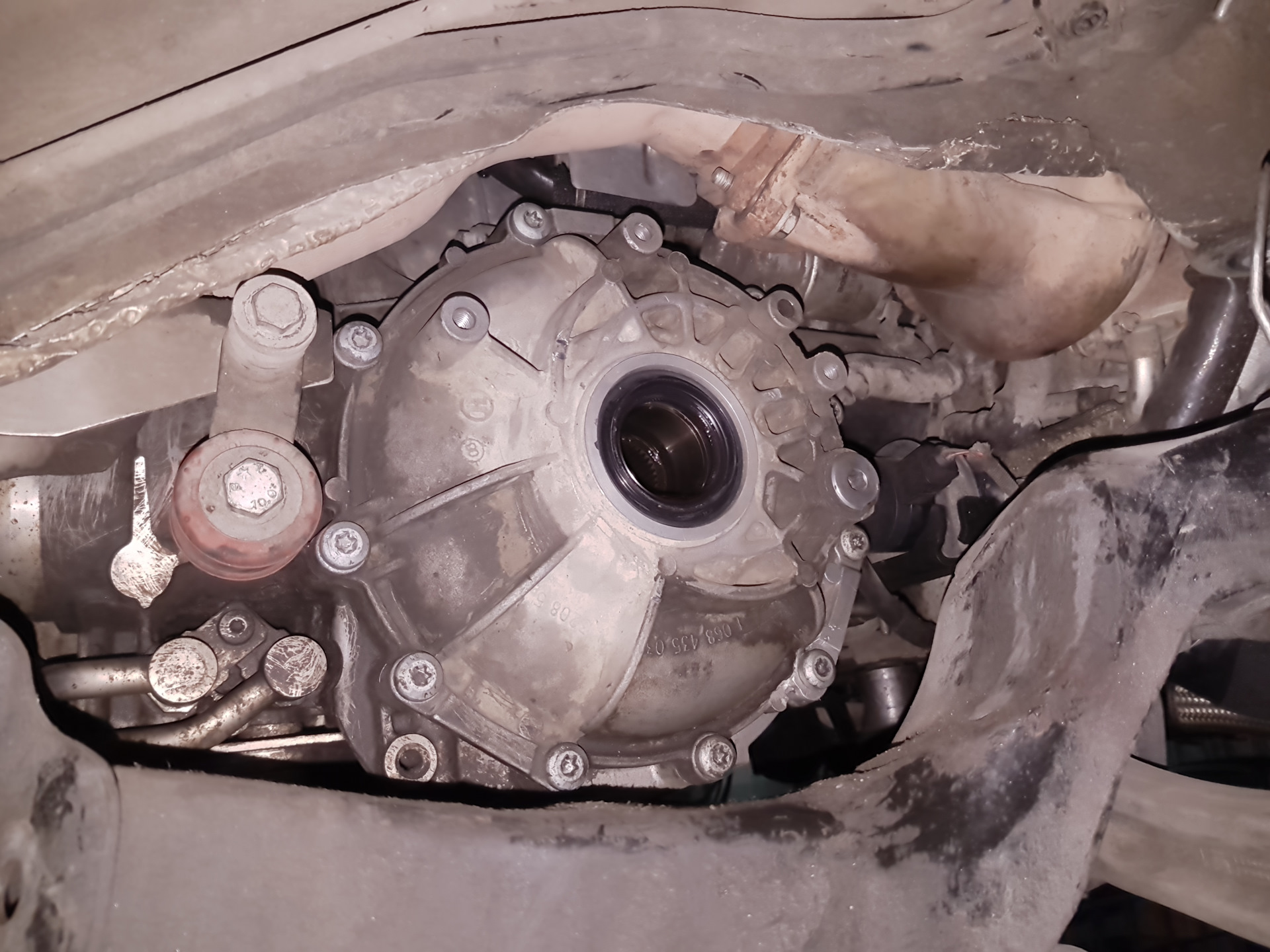 Audi rs6 c6 часть первая. Замена переднего левого сальника привода ...