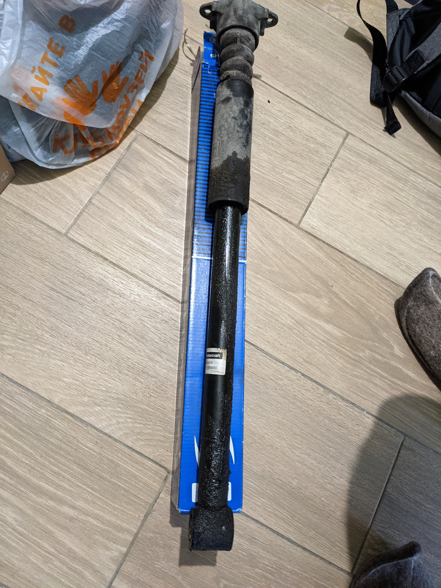 Задний амортизатор — Ford Fusion, 1,4 л, 2006 года | запчасти | DRIVE2