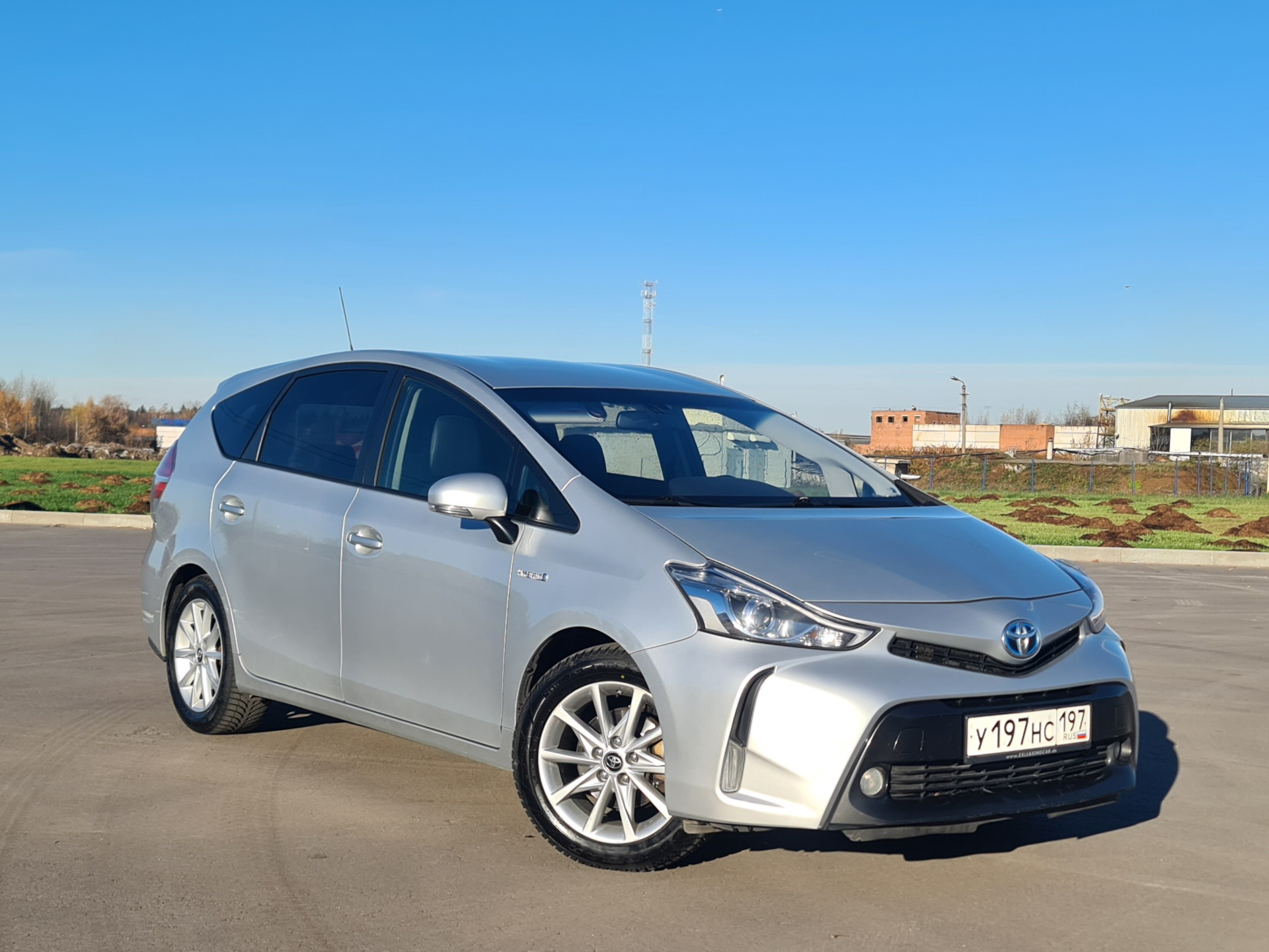 Продажа — Toyota Prius Plus, 1,8 л, 2015 года | продажа машины | DRIVE2