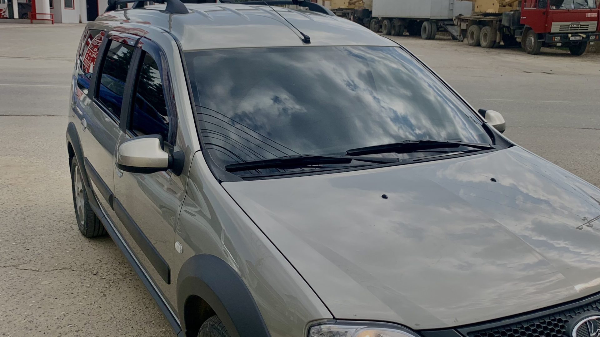 Lada Largus Cross 1.6 бензиновый 2017 | Анаконда на DRIVE2