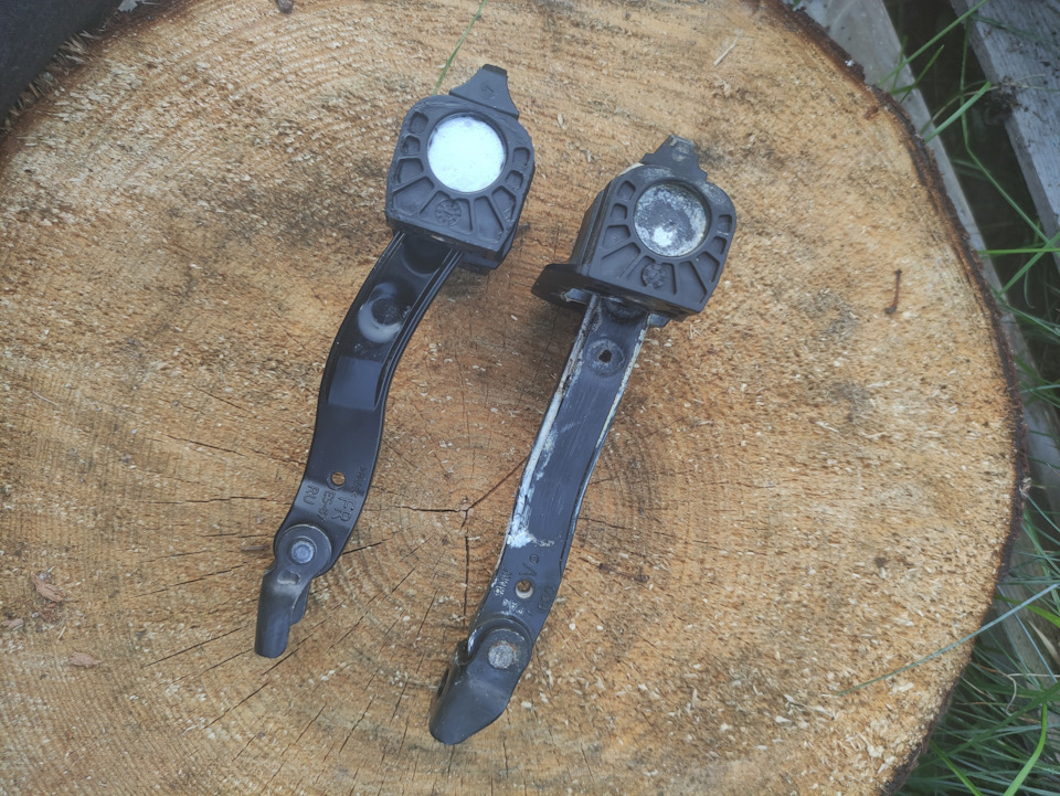 Новый ограничитель двери…от Весты… — BMW 3 series (F30), 2 л, 2012 года ...