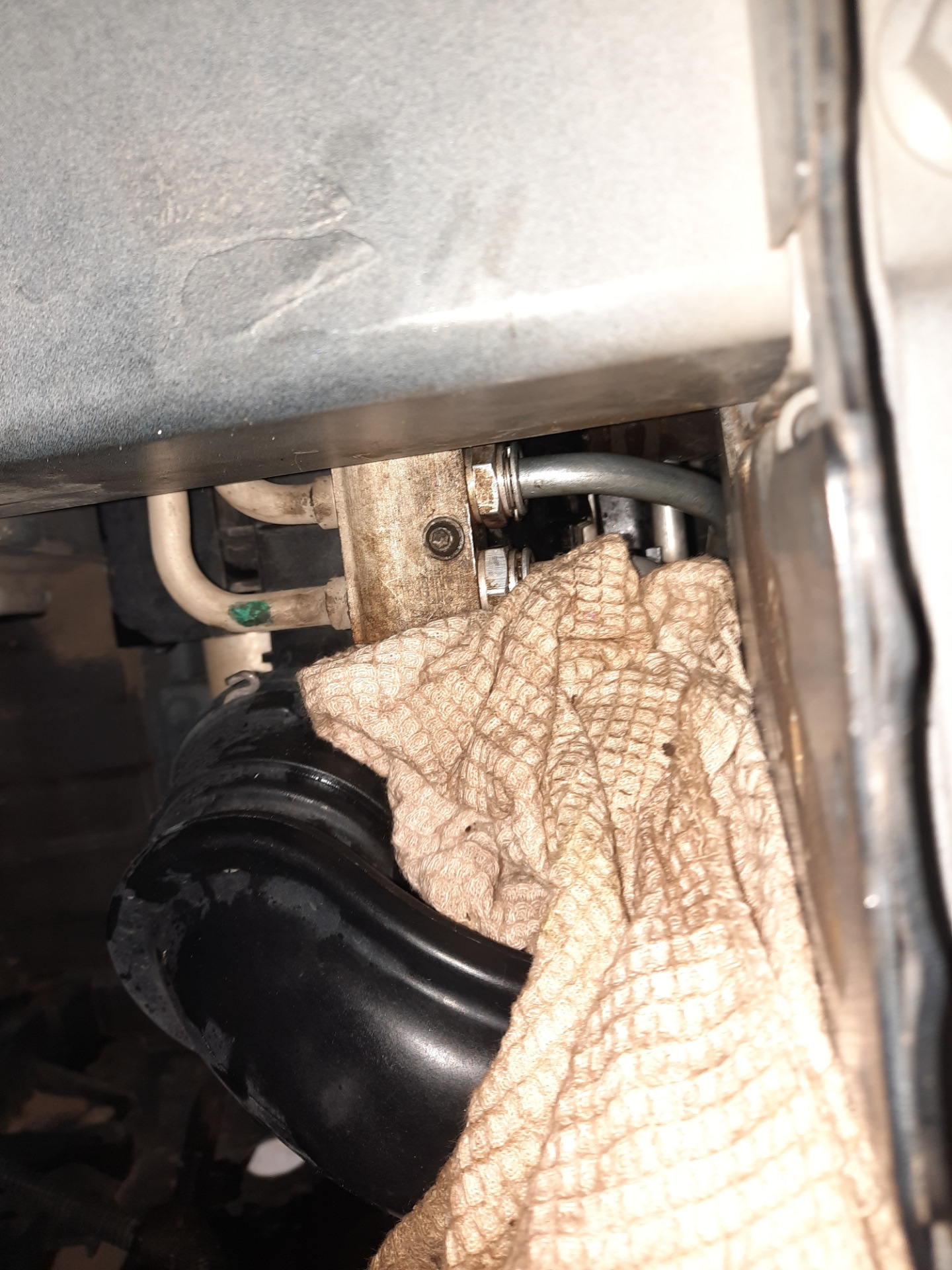 Замена трубок акпп — Opel Astra J, 1,4 л, 2012 года | своими руками ...