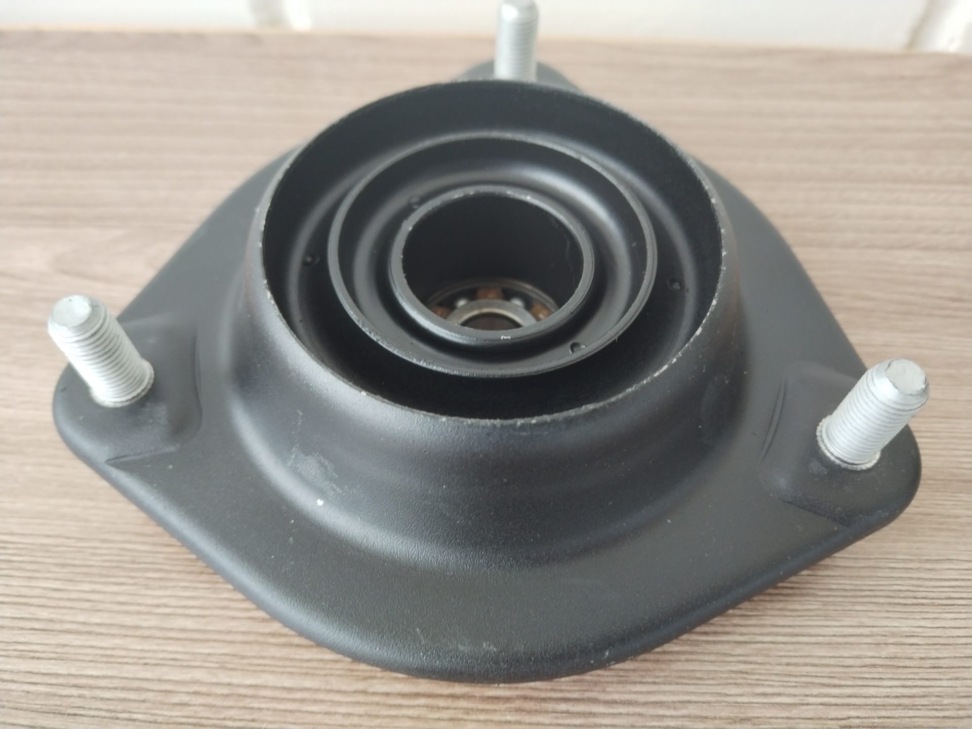 Запчасти для замены передних стоек амортизатора. Опора переднего ...