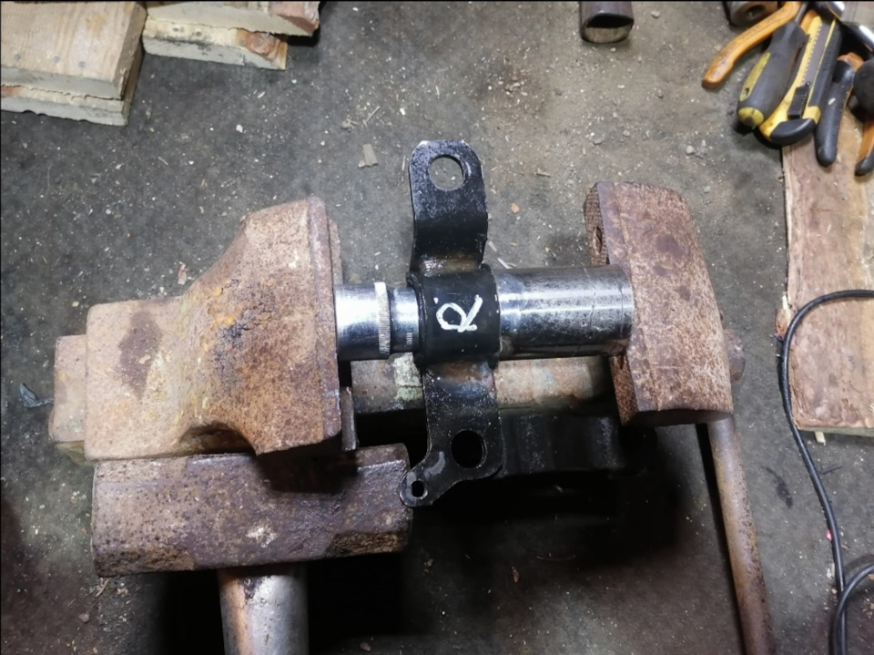 Замена передних сайлентблоков — Toyota Sprinter (100), 1,5 л, 1993 года ...