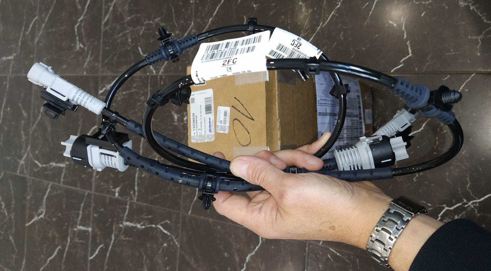 Flex-Ride #2: коса и разъемы переднего амортизатора GM 13300539 — Opel ...