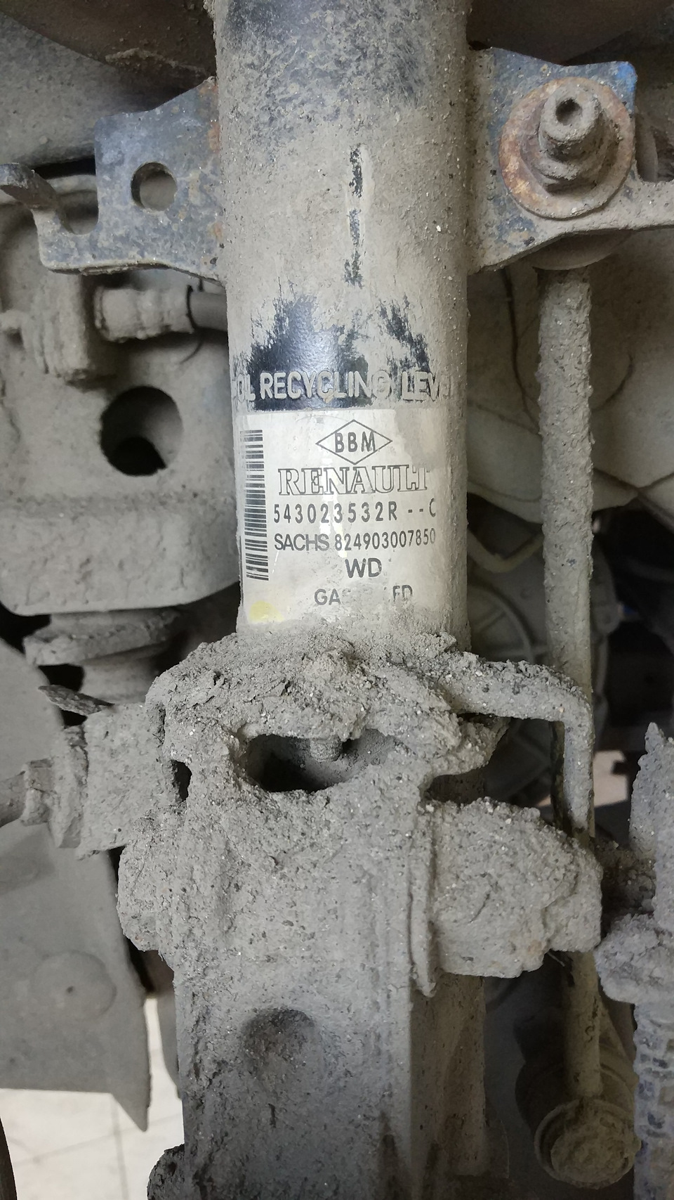 543023532R Амортизатор пер RENAULT | Запчасти на DRIVE2