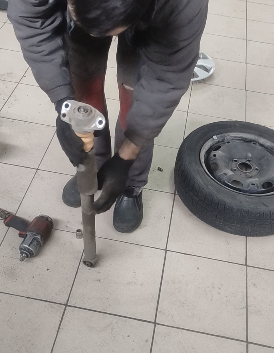 Замена отбойников задних амортизаторов Краснодар — Автодом-Люкс на DRIVE2