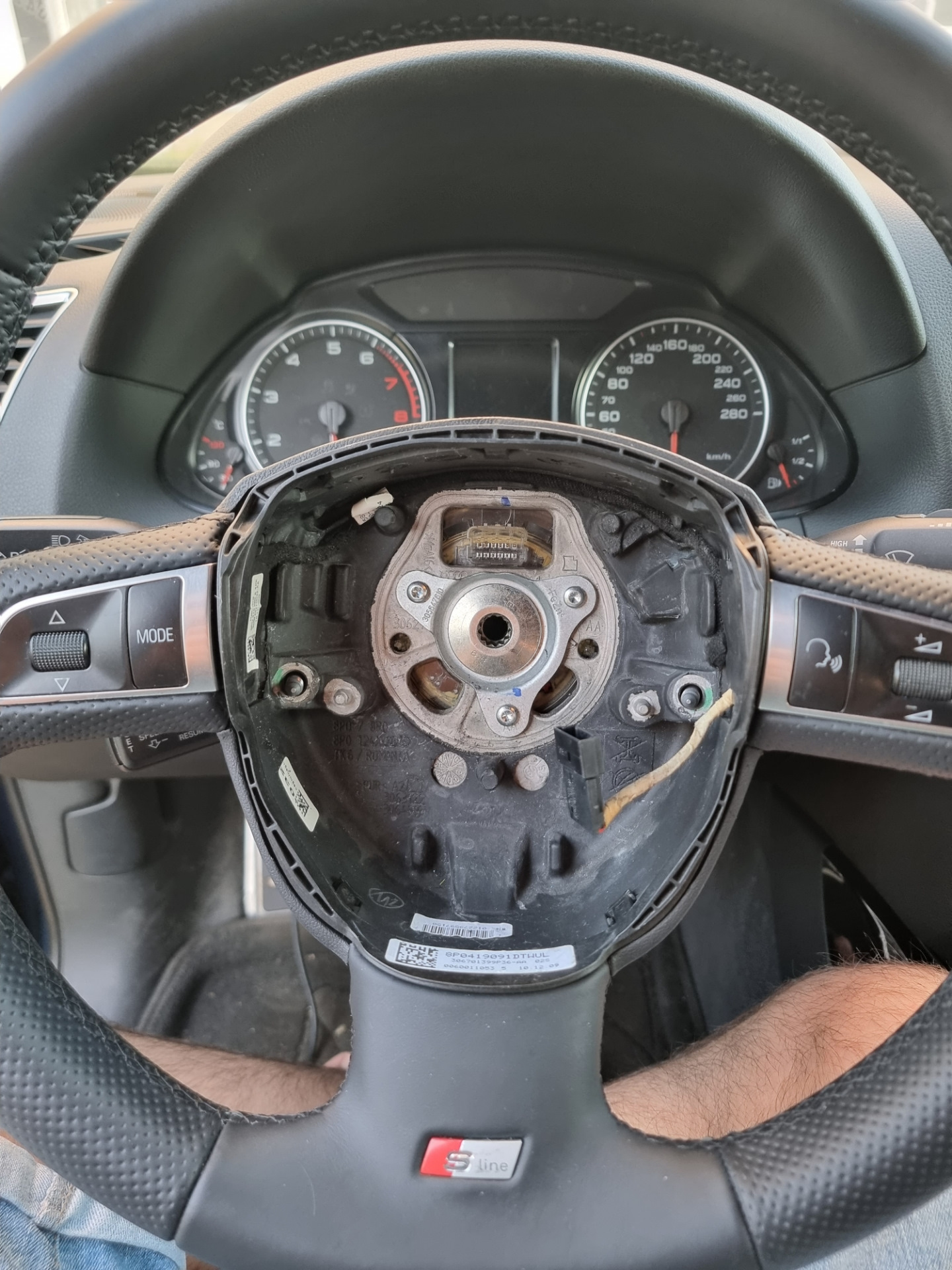 18: Датчик руля G85 — Audi Q5 (1G), 2 л, 2010 года | поломка | DRIVE2