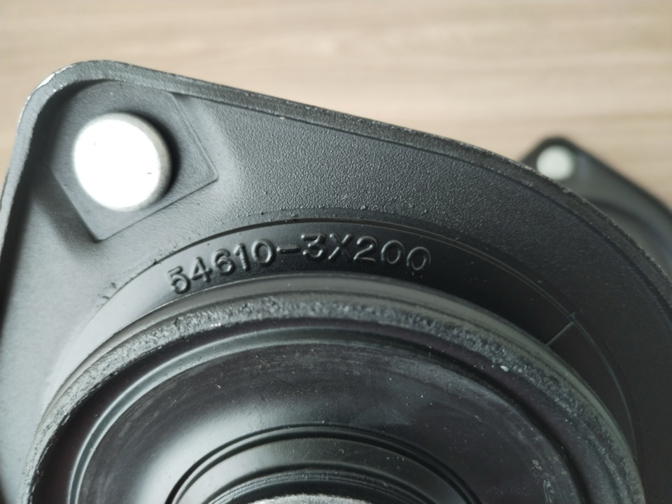 Запчасти для замены передних стоек амортизатора. Опора переднего ...